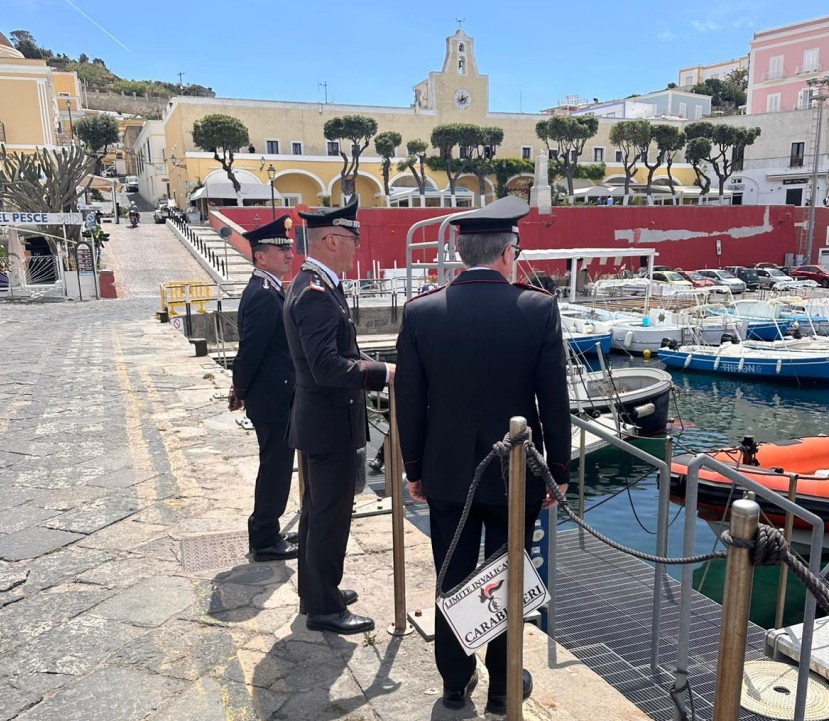 Isole pontine - Il comandante della regione carabinieri Lazio in visita ...