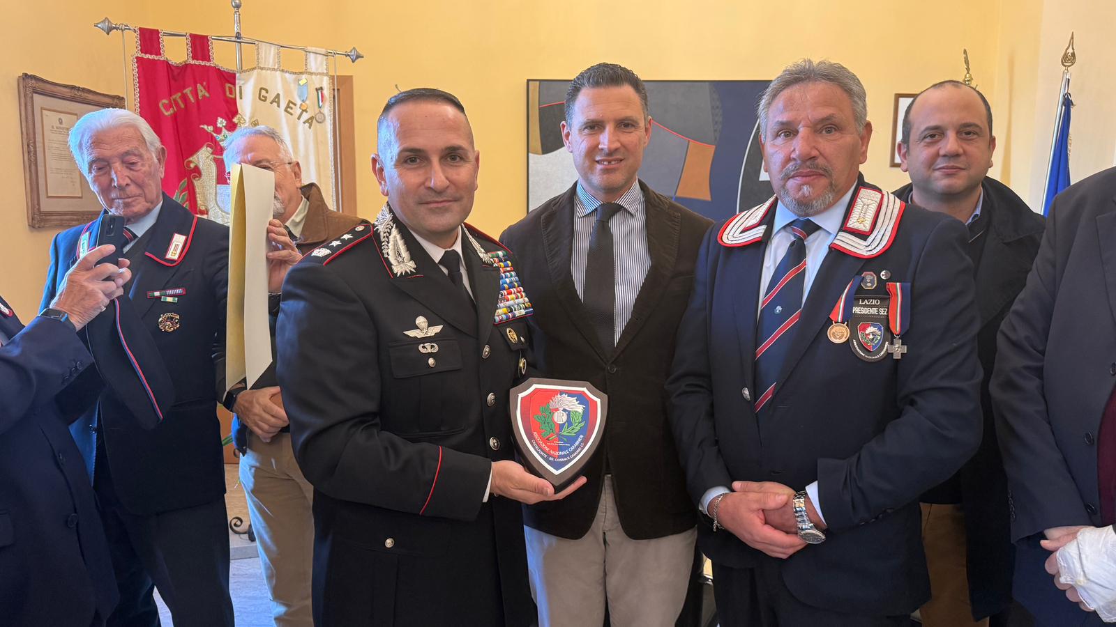 Gaeta / Fermò un ladro violento sul treno, premiato l'ufficiale dei ...